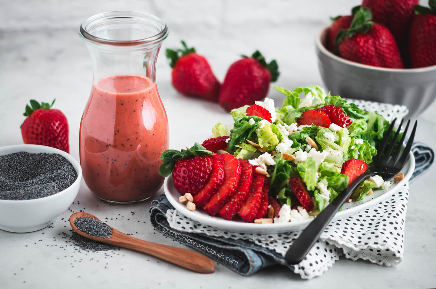fruchtiges erdbeer salat dressing mit mohn - hej ocean